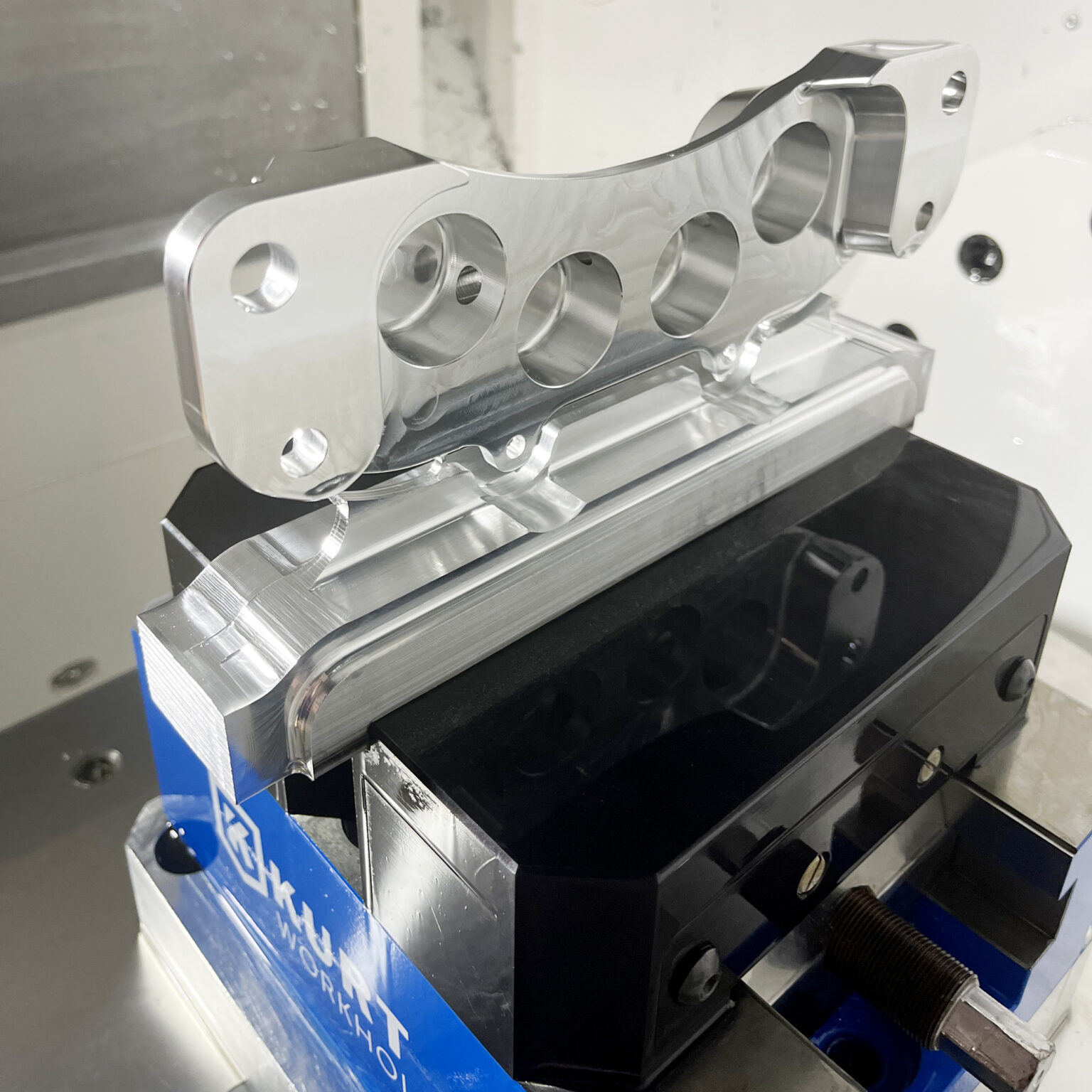 Kurt 8" 5-Axis Vise - PF840 - Kurt Workholding