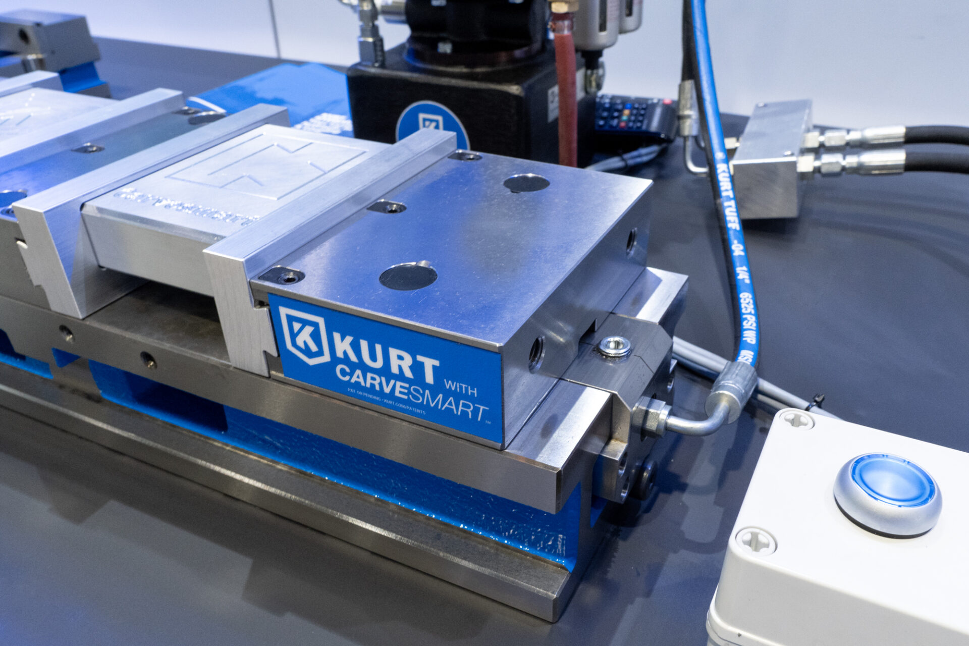 Kurt TL6HCS TriLock Hydraulic Vise - CARVESMART Jaws - Kurt Workholding